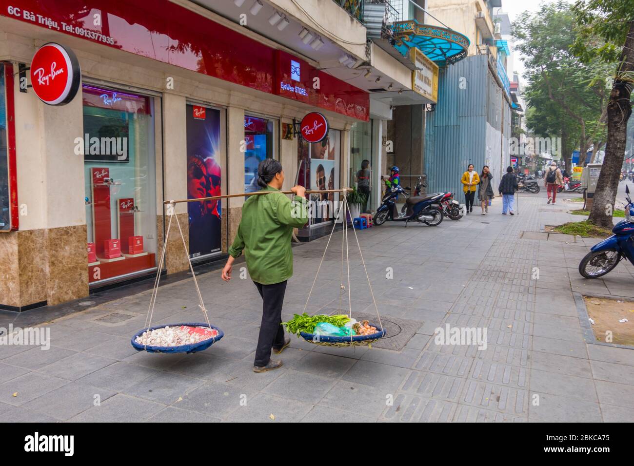 Shoulder carrying pole hi-res stock photography and images - Alamy