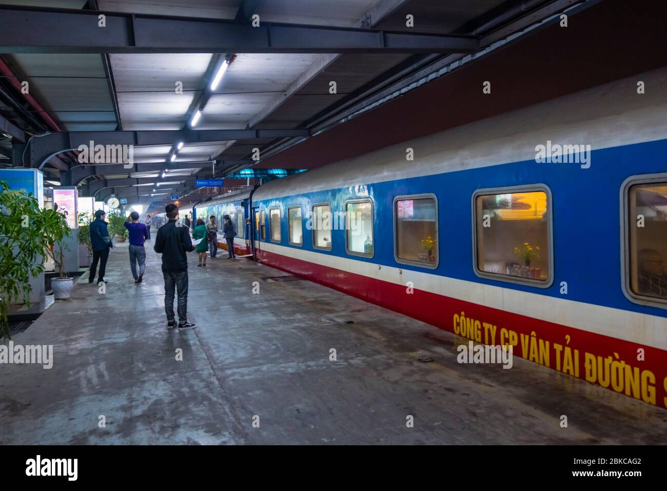 Ga Hanoi, railway station, night train to south, Hanoi, Vietnam Stock ...