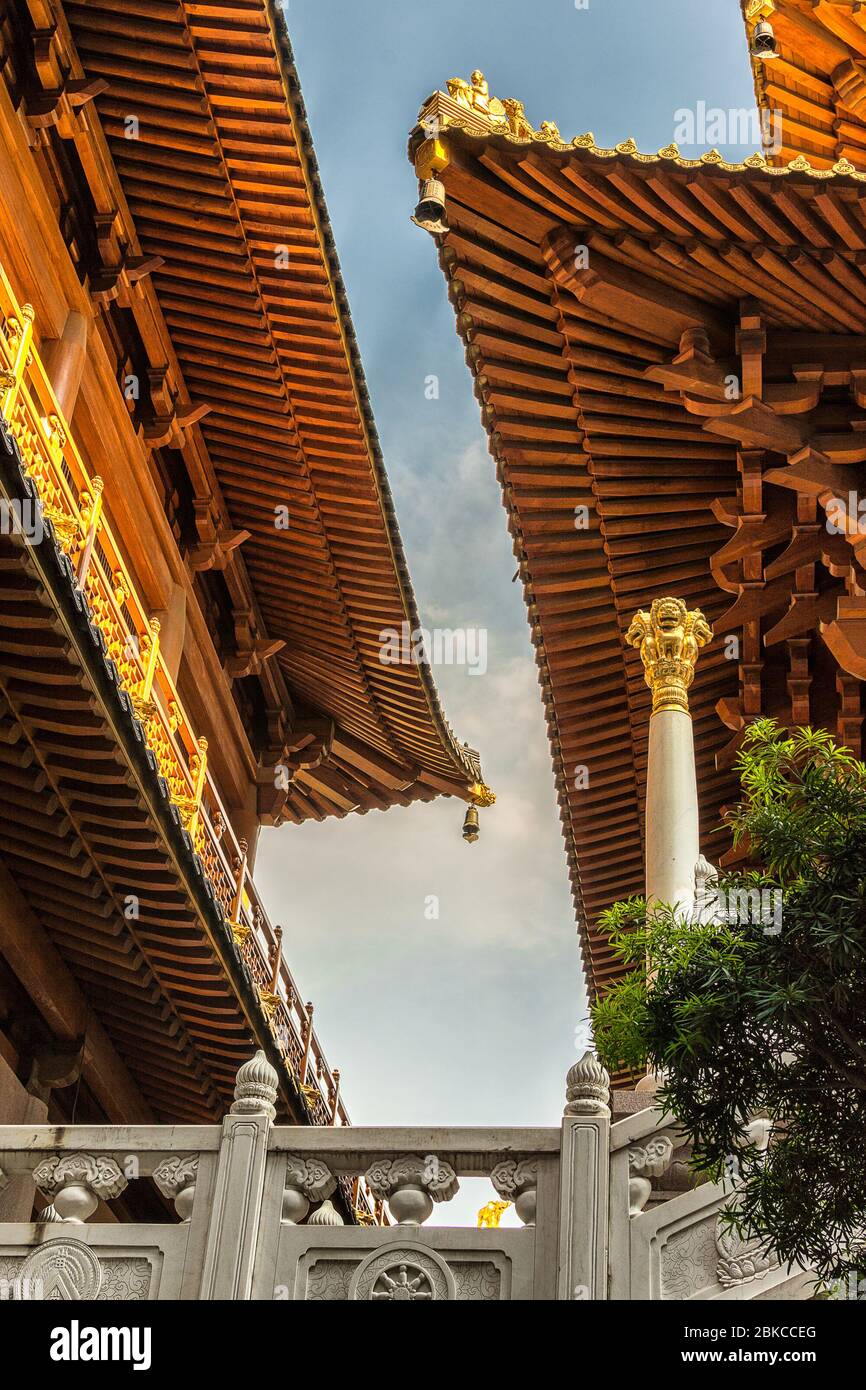Jing’an temple shanghai roof hi-res stock photography and images - Alamy