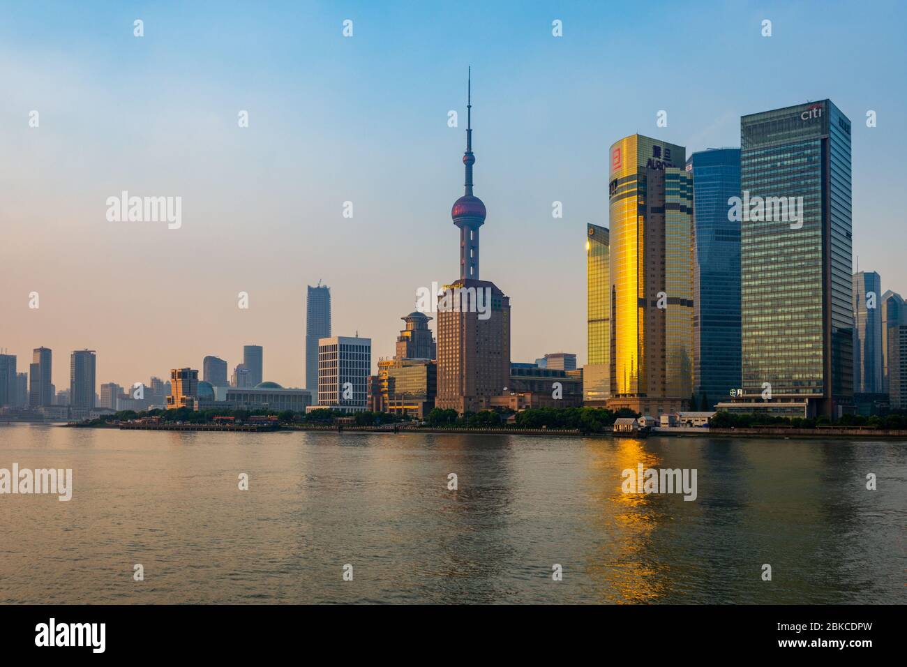 Shanghai river cruise hi-res stock photography and images - Alamy