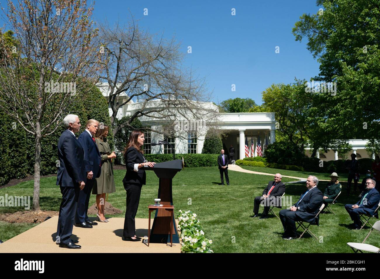 President Trump and The First Lady Plant a Tree on the South Lawn in ...