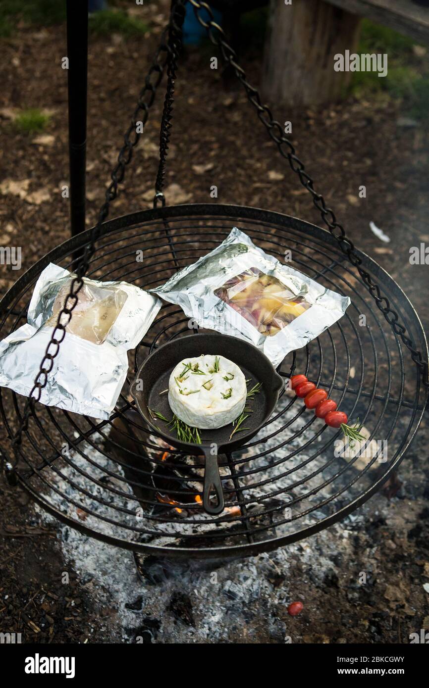 Outdoor fire barbecue hi-res stock photography and images - Alamy