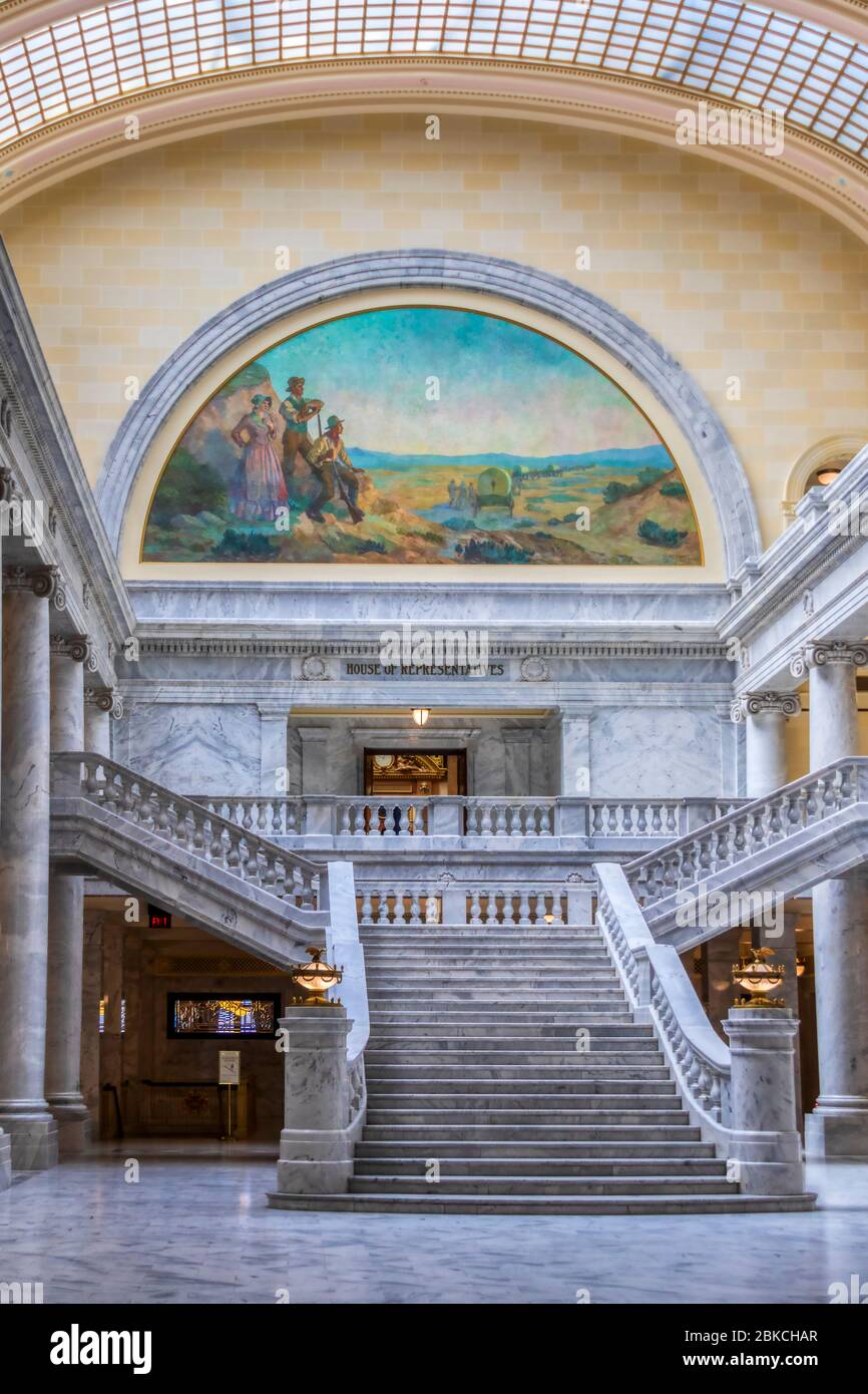 House of representatives chamber in the united states capitol building ...