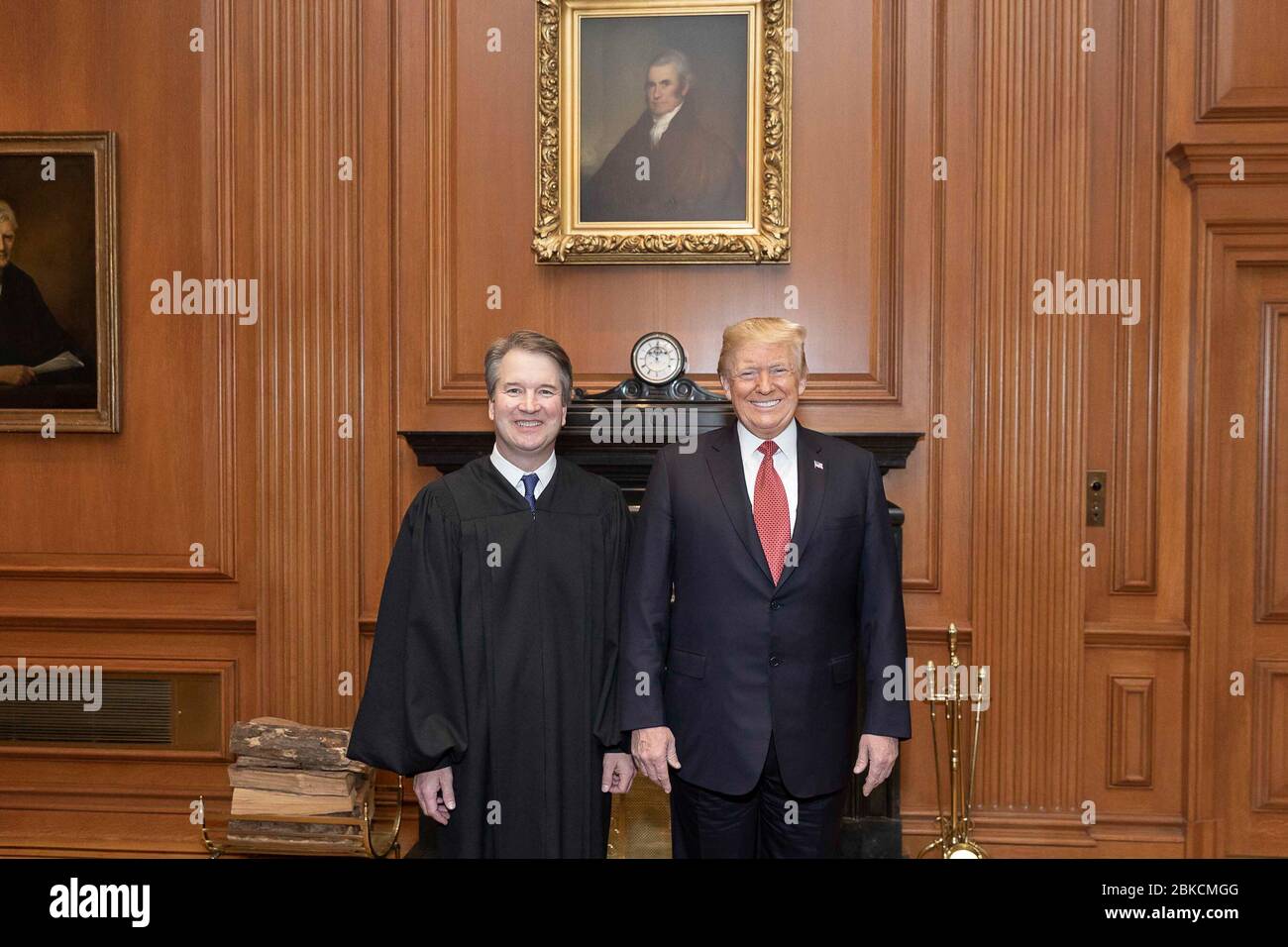 Supreme court justices 2018 pose hi-res stock photography and images ...