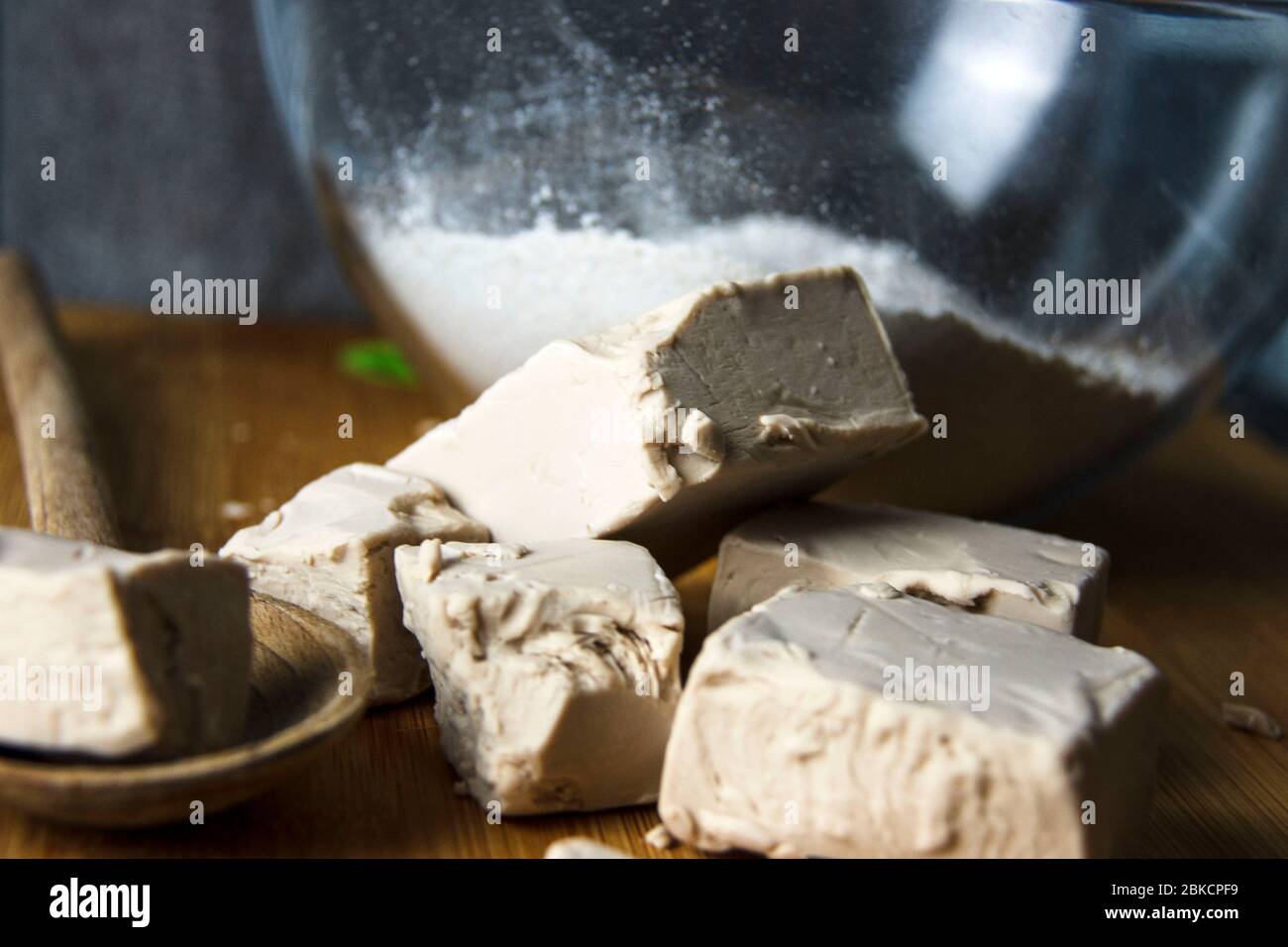 Yeast cooking hi-res stock photography and images - Alamy