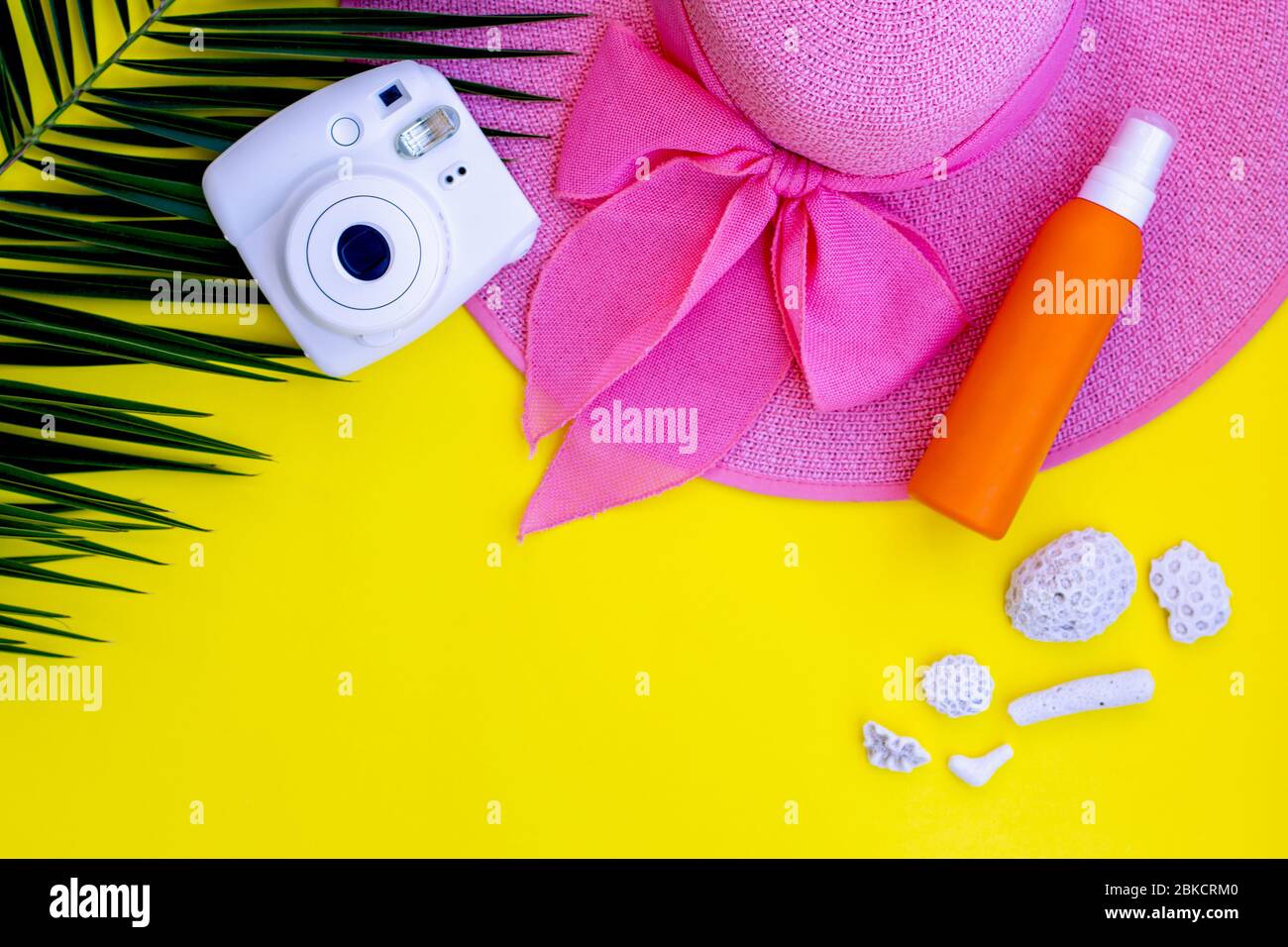 Collection summer vacation items hi-res stock photography and images ...