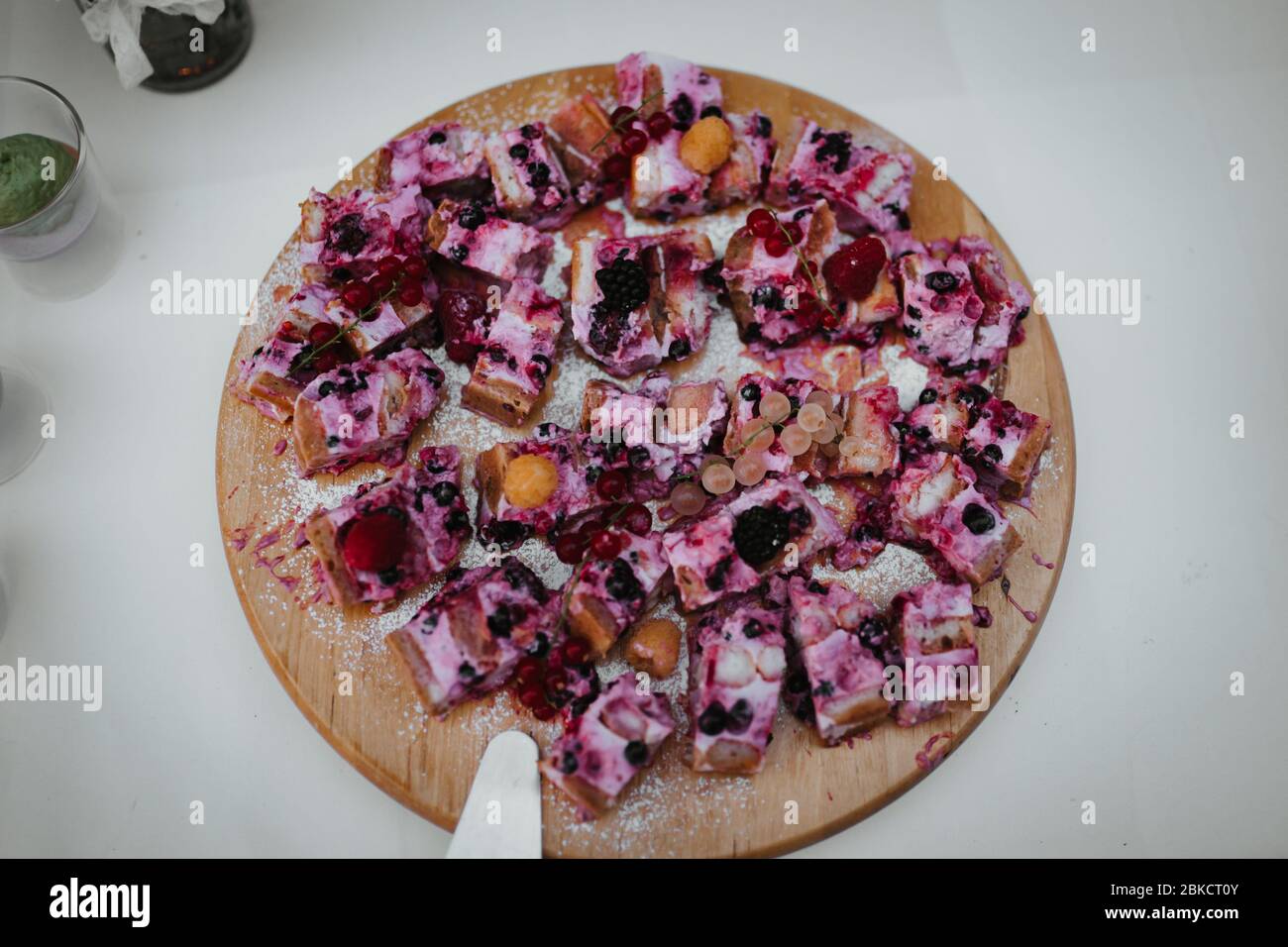photo of cheese cake slices in a plate Stock Photo - Alamy