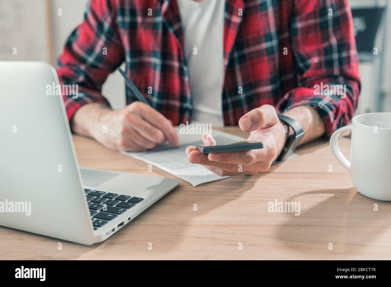 Smartphone notes hi-res stock photography and images - Alamy