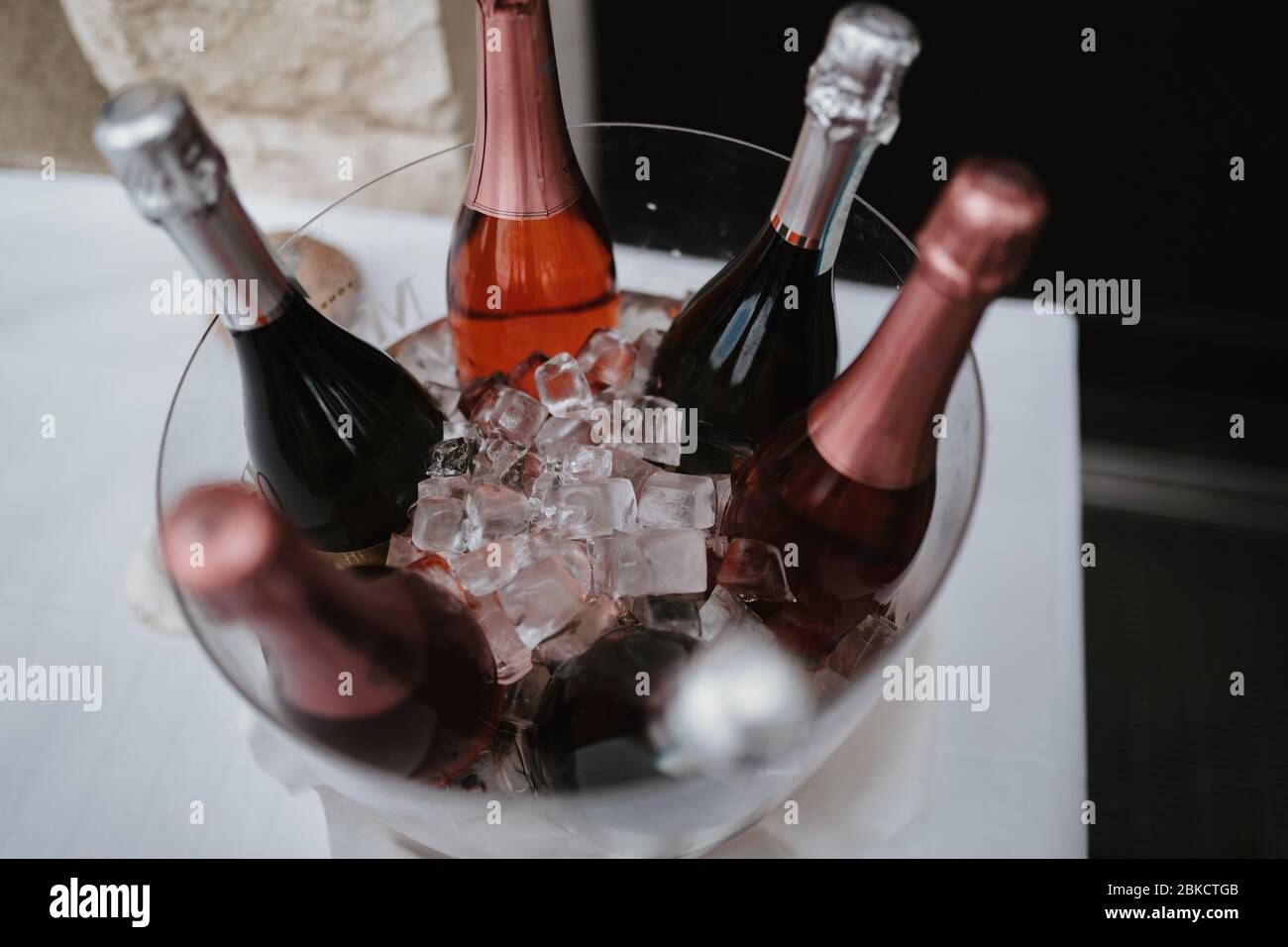 Champaign gold hi-res stock photography and images - Alamy