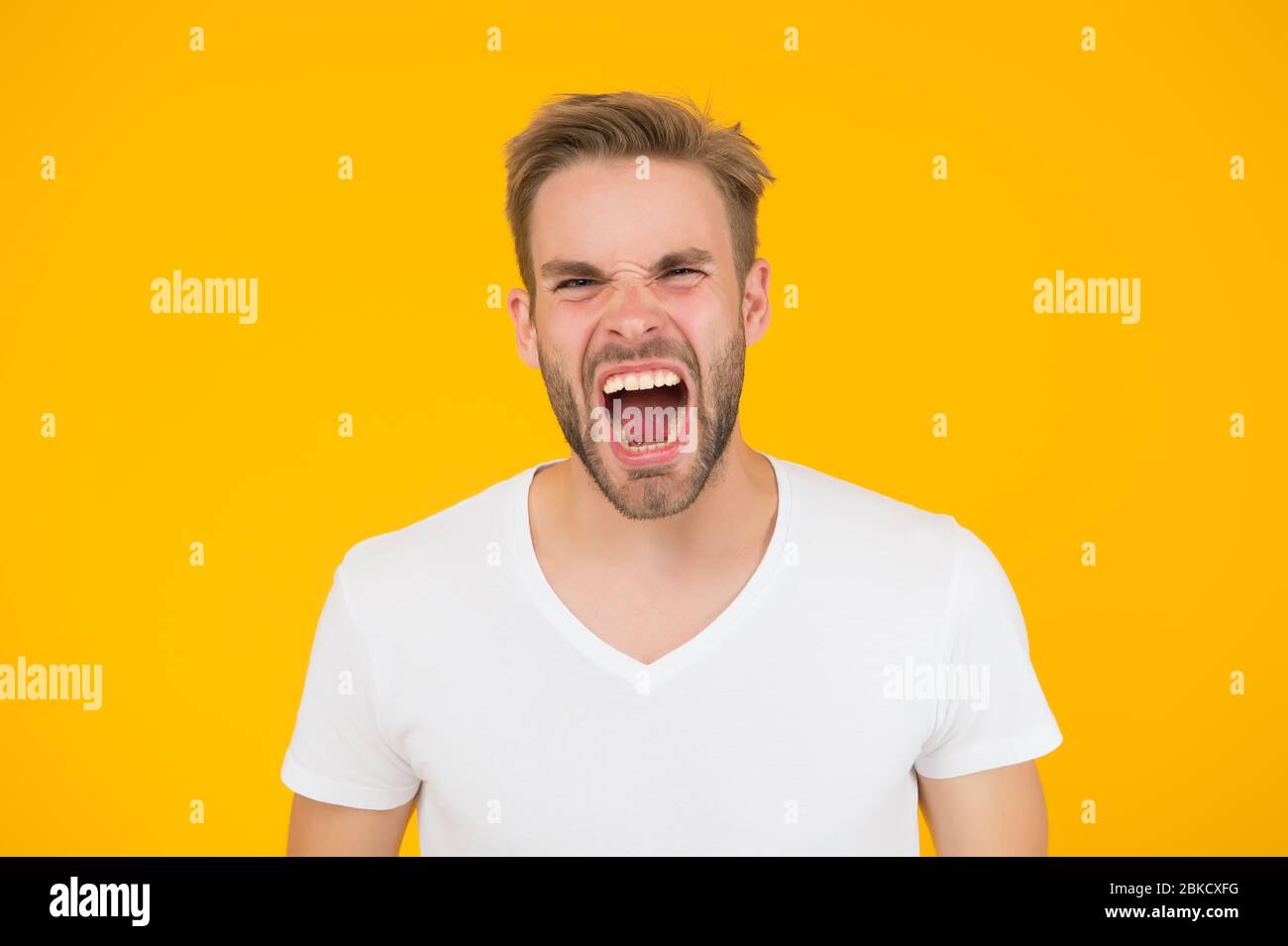 Shout let your teeth breathe. Angry man scream showing teeth. Mouth ...