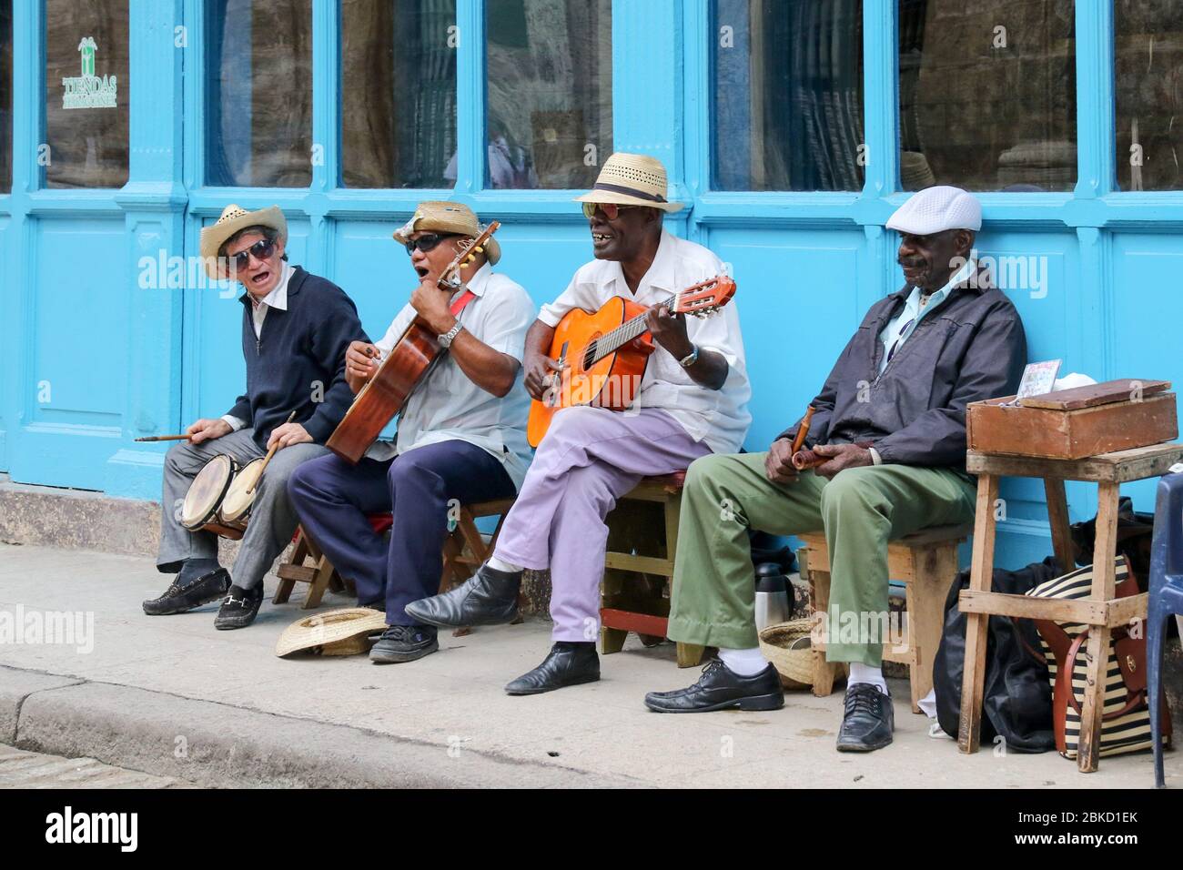 Cuban bongo drums hi-res stock photography and images - Alamy