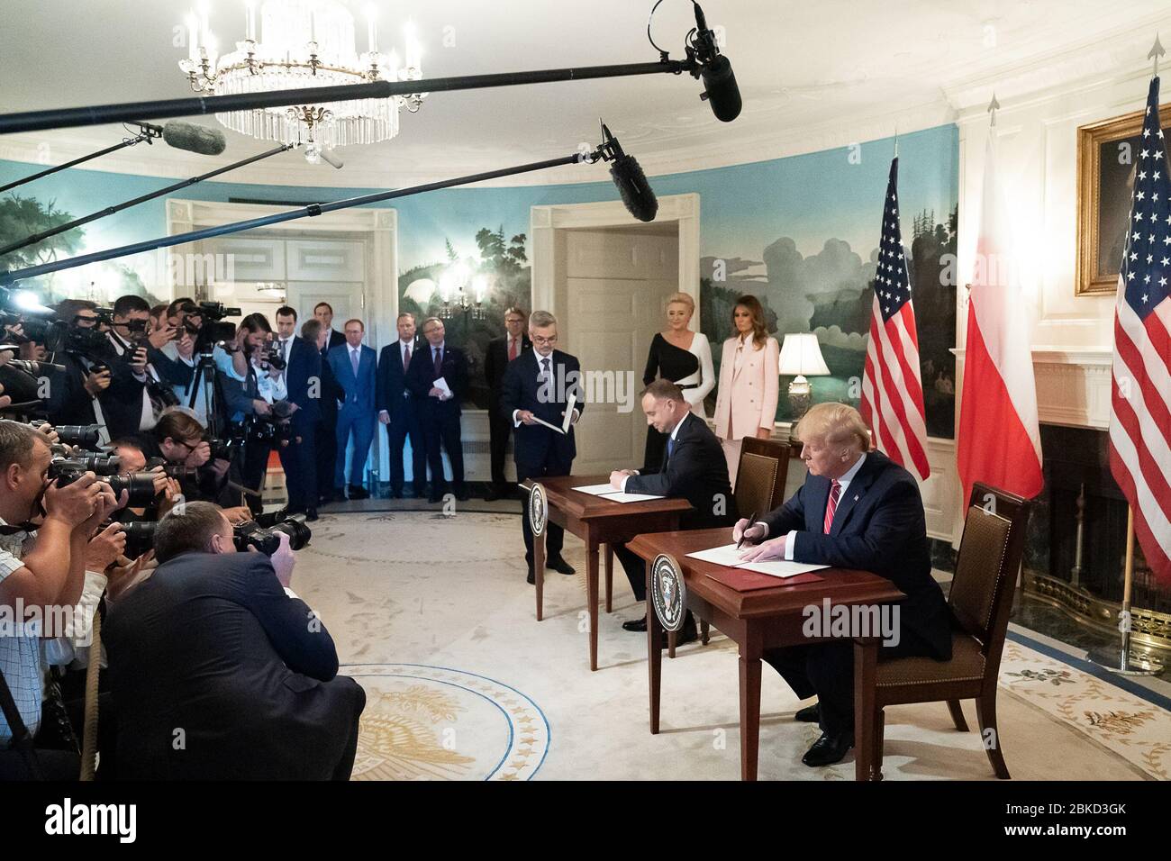 President Donald J. Trump and Polish President Andrzej Duda sign a ...