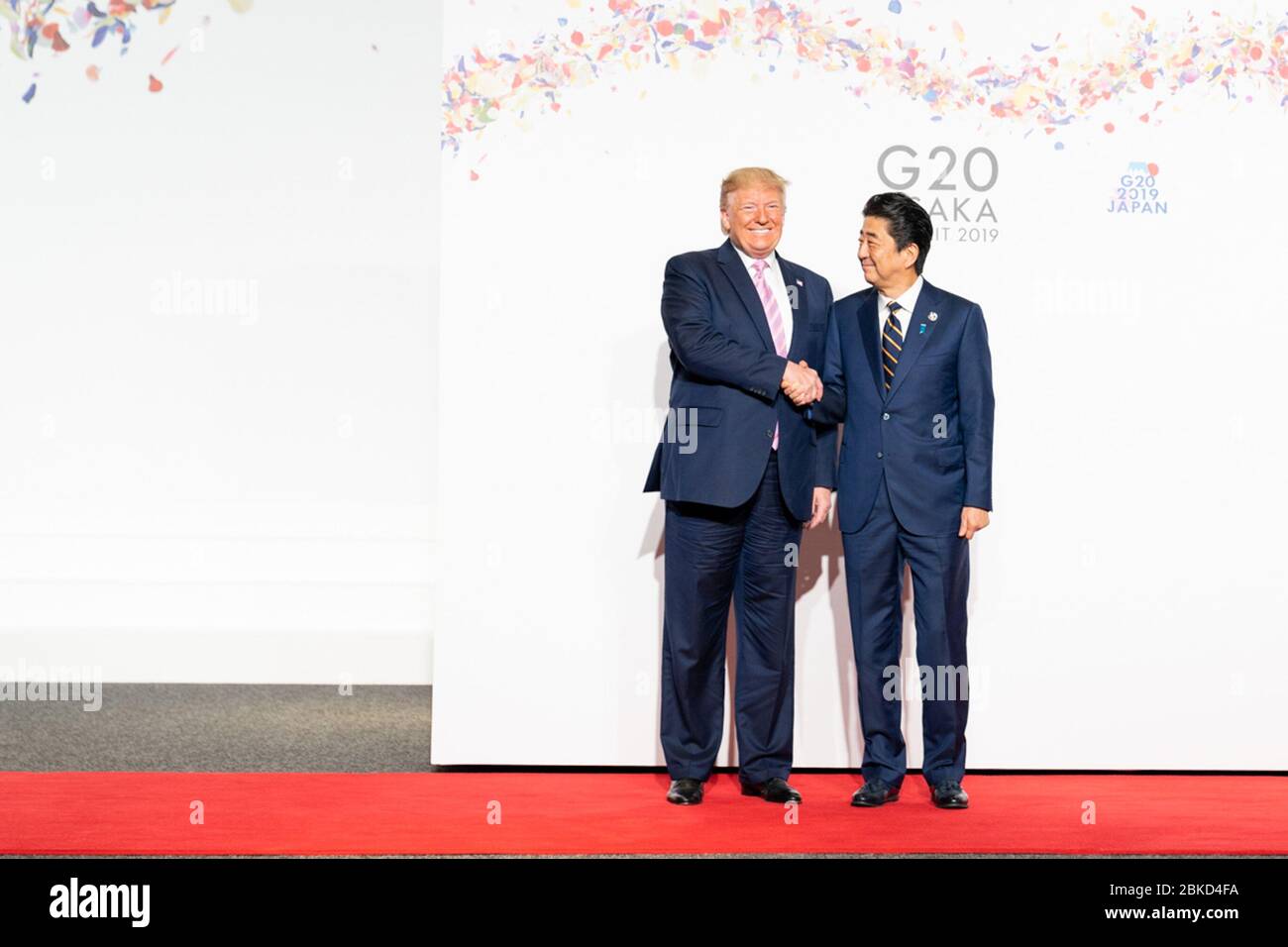President Donald J. Trump is welcomed by Japanese Prime Minister Shinzo ...