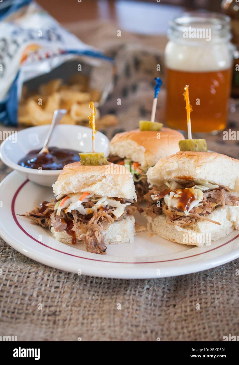 Pulled pork sandwich plate hi-res stock photography and images - Alamy