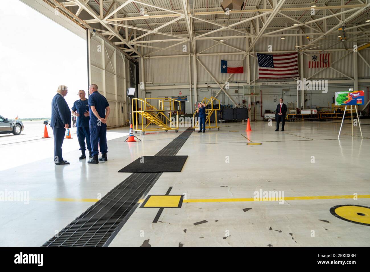 U s coast guard sector commander hi-res stock photography and images ...