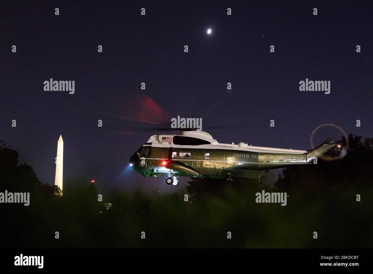 Donald trump air force one november 2 hi-res stock photography and ...