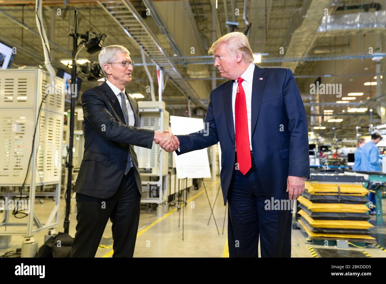On November 20, 2019, President Donald Trump toured the Apple ...