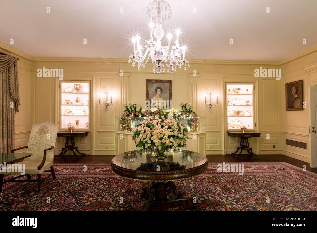 The Vermeil Room of the White House is decorated for the Christmas ...
