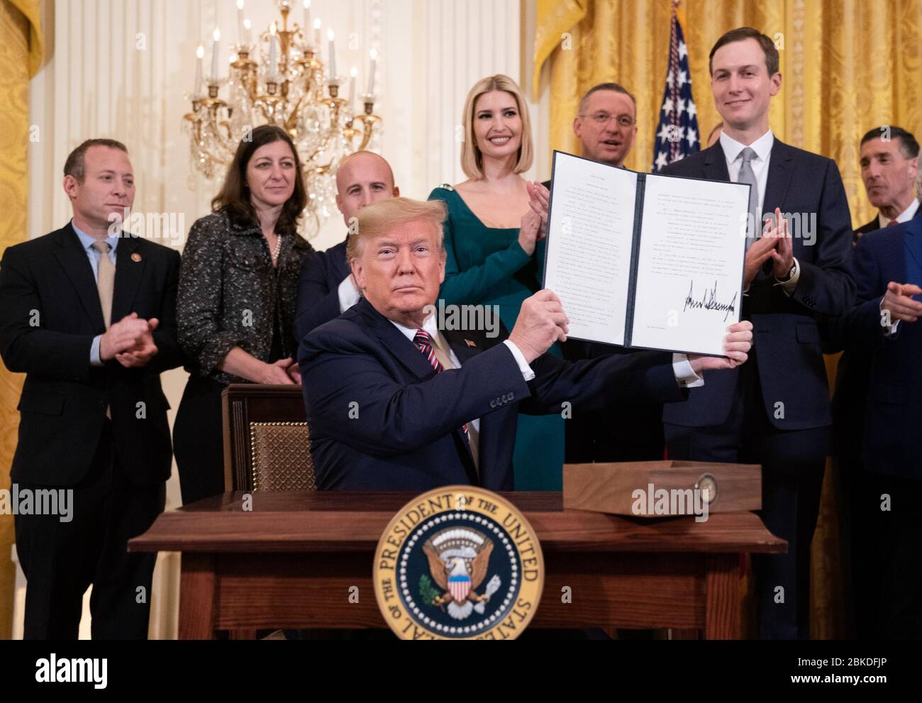 Donald trump signature hi-res stock photography and images - Alamy