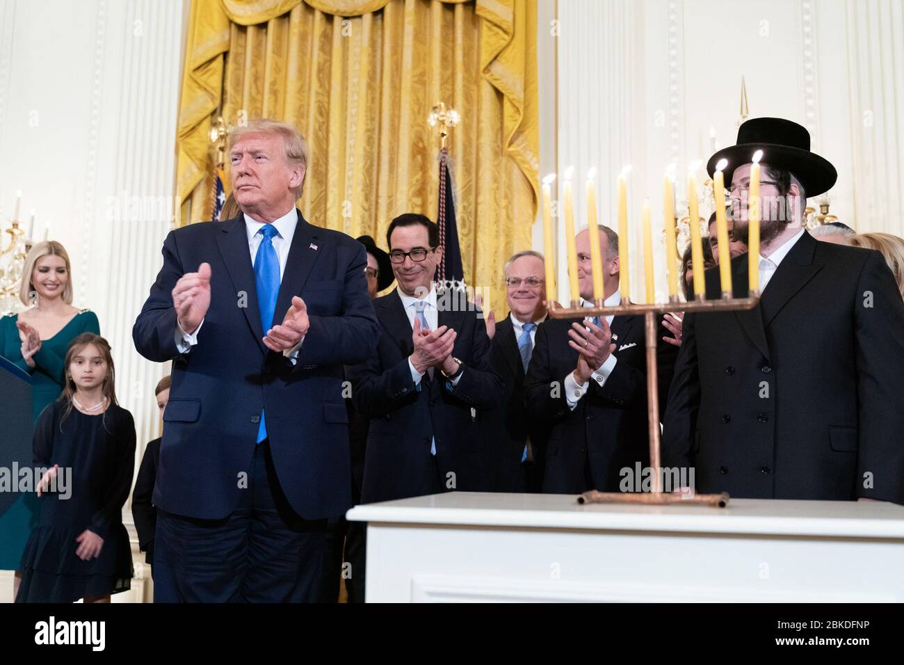 Lighting a menorah at white house hi-res stock photography and images ...