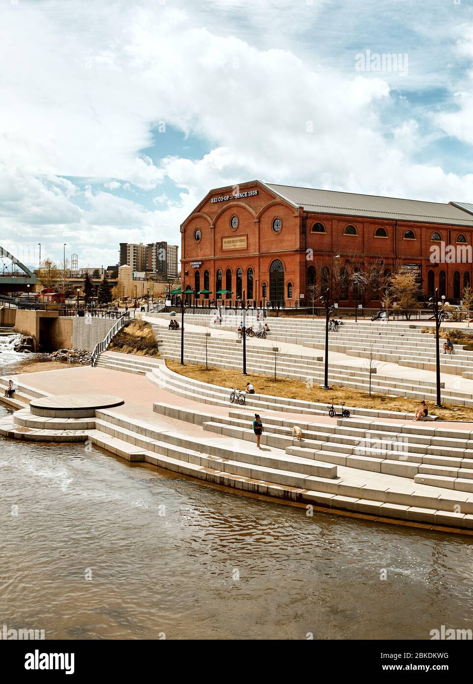 Rei flagship store hi-res stock photography and images - Alamy