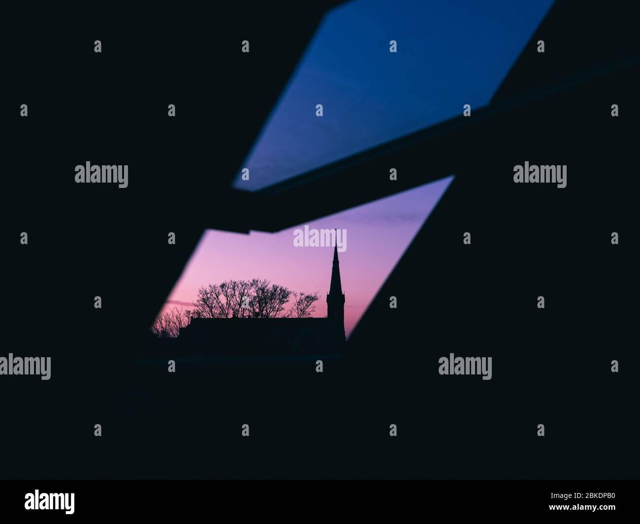 Cityscape through windows hi-res stock photography and images - Alamy