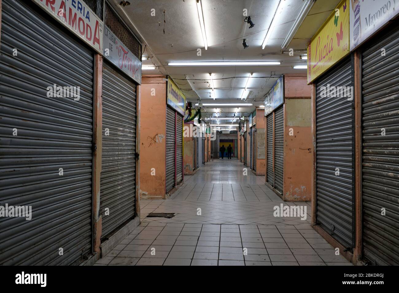 Shopfront shutters hi-res stock photography and images - Alamy