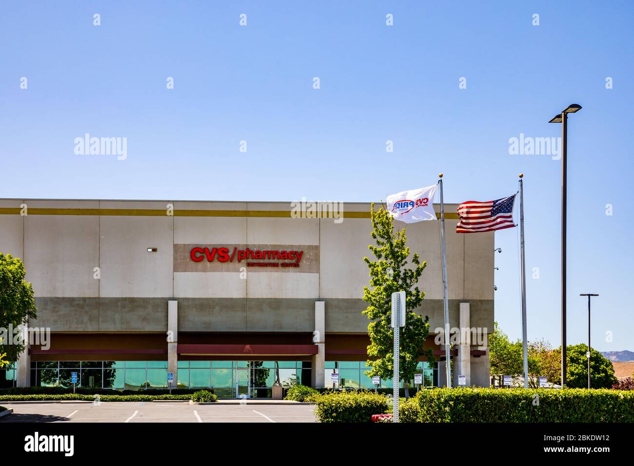 Warehouse distribution center hi-res stock photography and images - Alamy