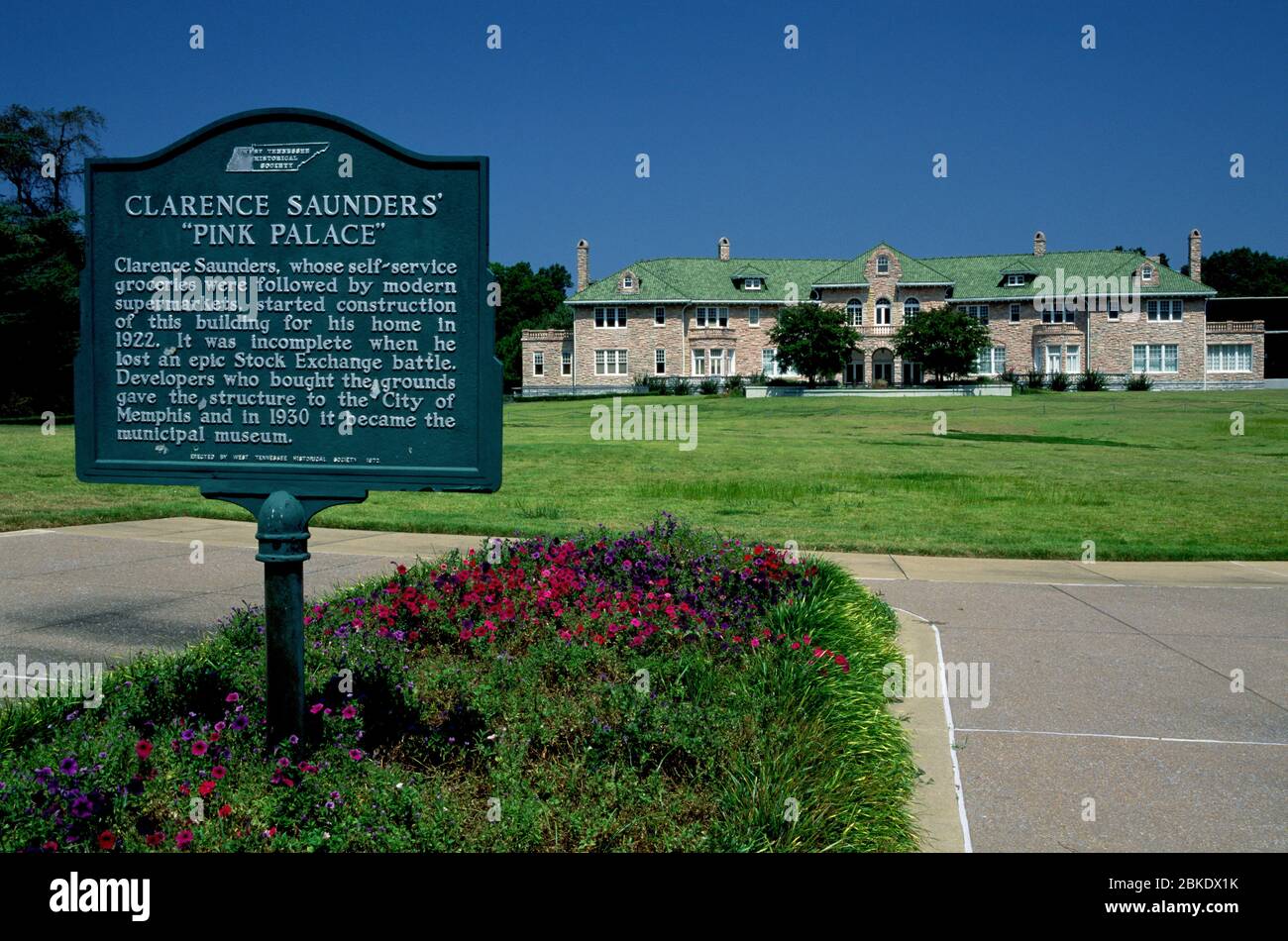 Memphis pink palace museum hi-res stock photography and images - Alamy