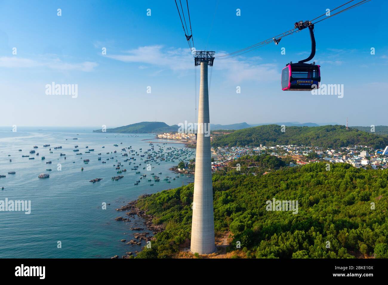 Cabel Car Mast And Gondola, Phu Quoc island, Vietnam Stock Photo - Alamy