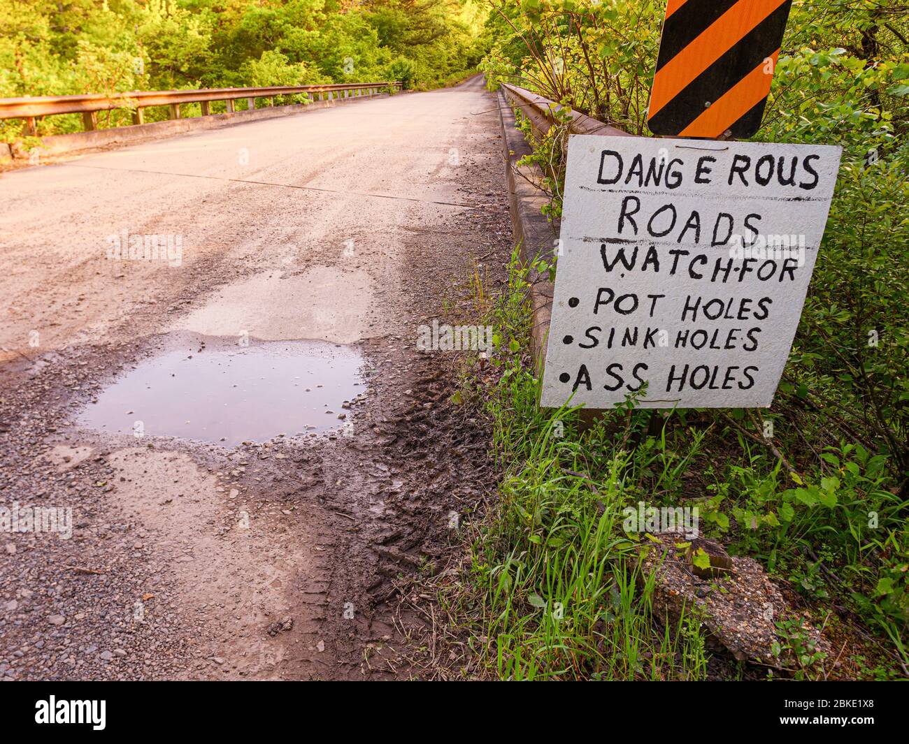 Forest service road hi-res stock photography and images - Alamy