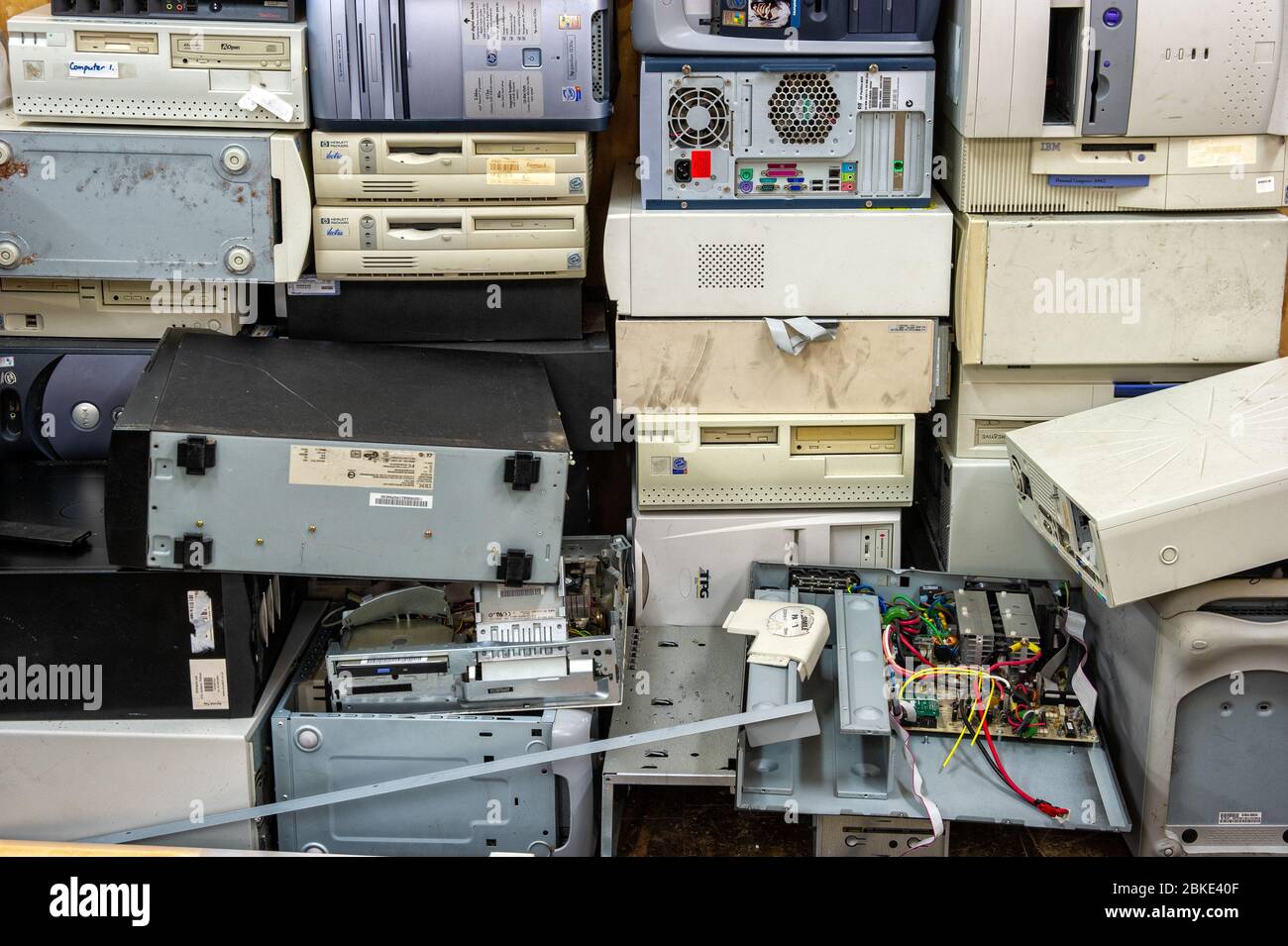 Obsolete electronic equipment hi-res stock photography and images - Alamy