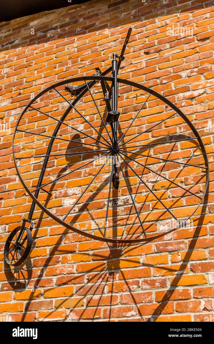 Rusty wheels hi-res stock photography and images - Alamy