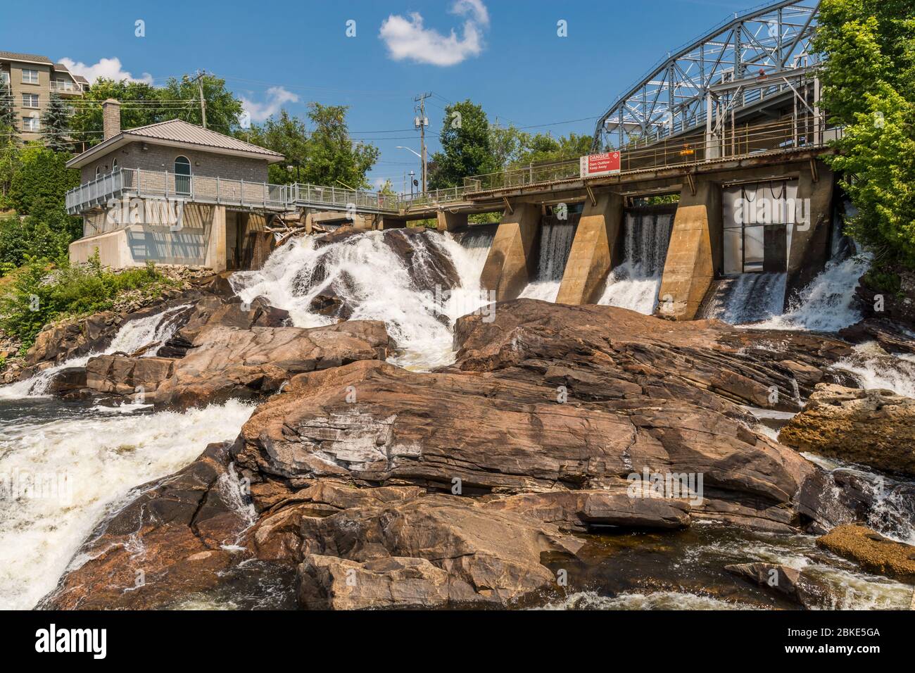 Canada dam hi-res stock photography and images - Alamy