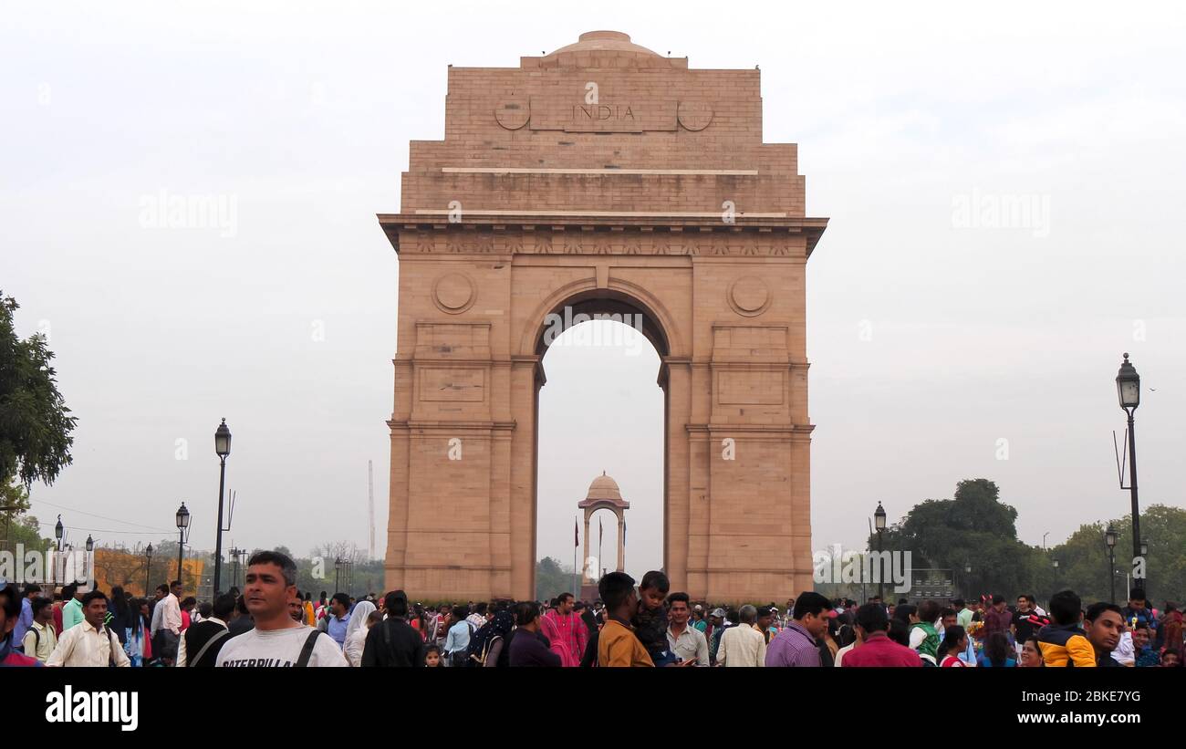 DELHI, INDIA - MARCH 13, 2019: afternoon shot of india gate with crowds ...