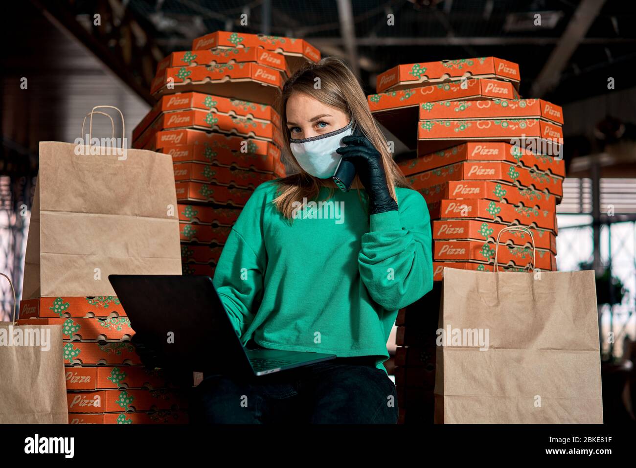 Delivery girl hi-res stock photography and images - Alamy
