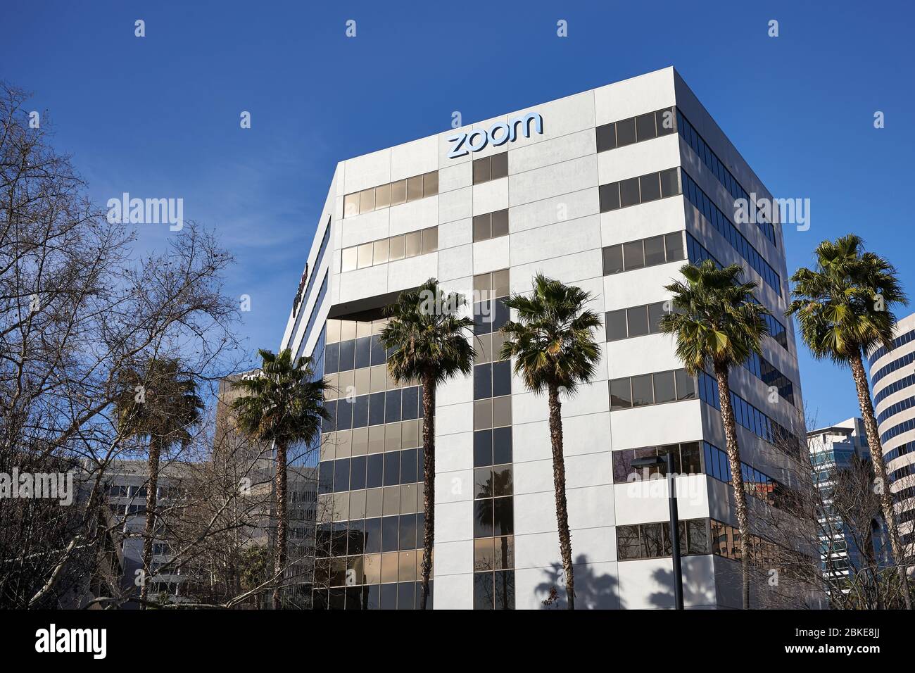 Zoom architecture hi-res stock photography and images - Alamy