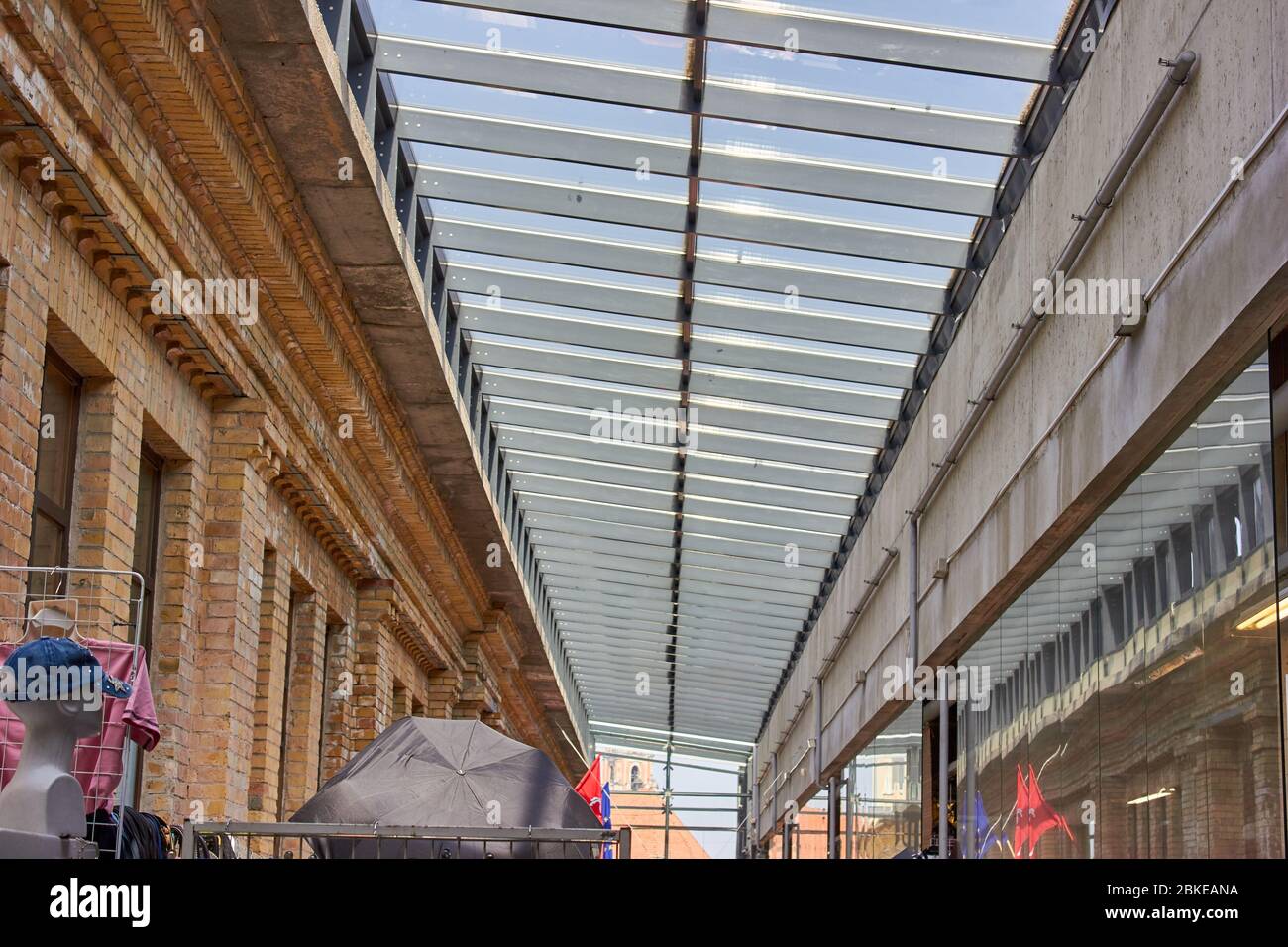 Connecting passage hi-res stock photography and images - Alamy