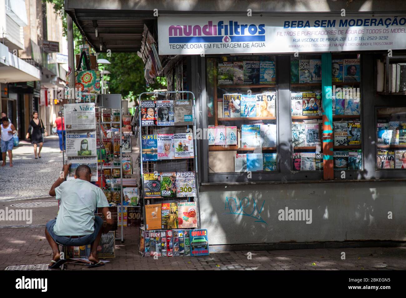 Newsagent display hi-res stock photography and images - Alamy