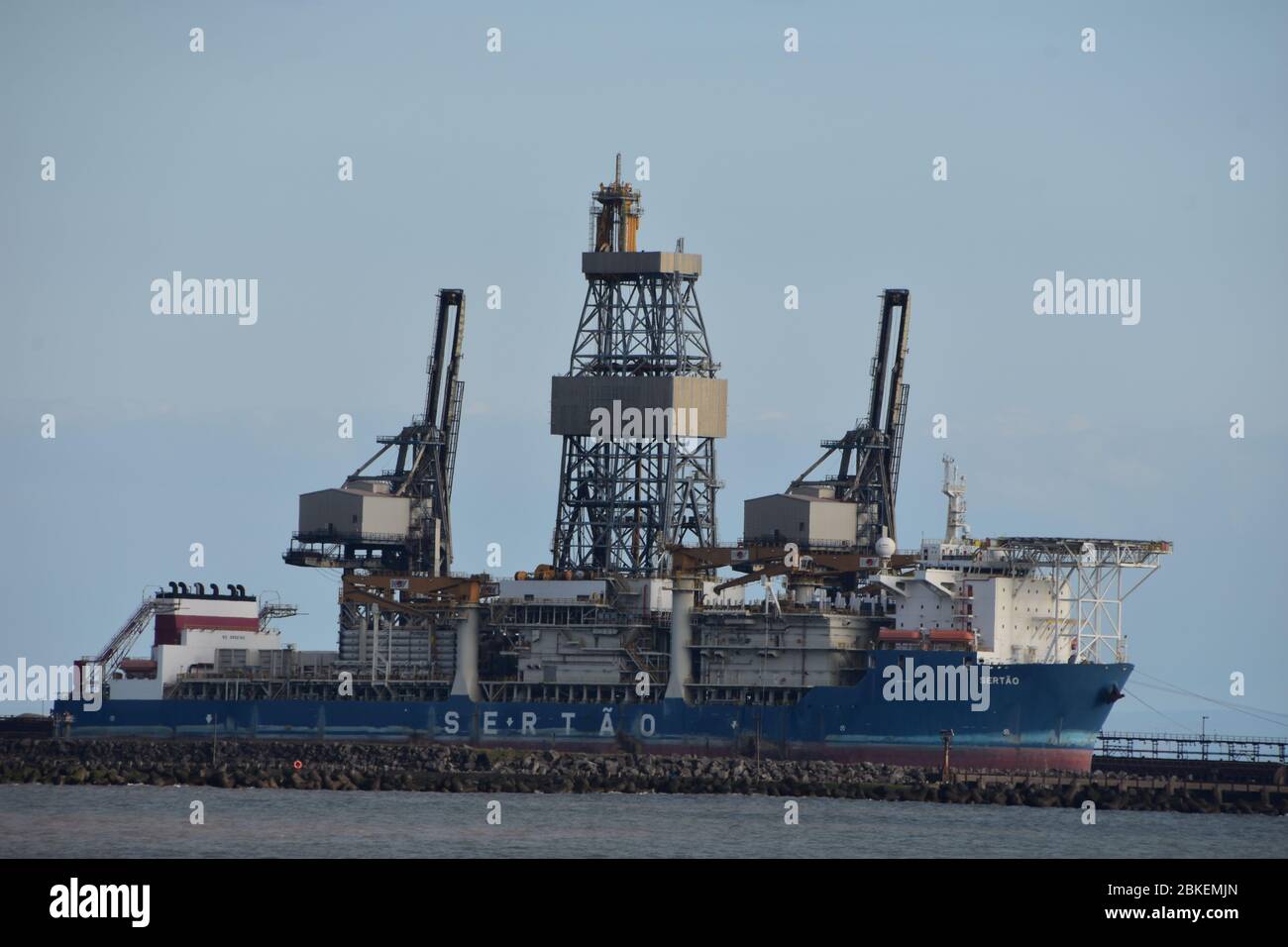 Deep water drilling hi-res stock photography and images - Alamy
