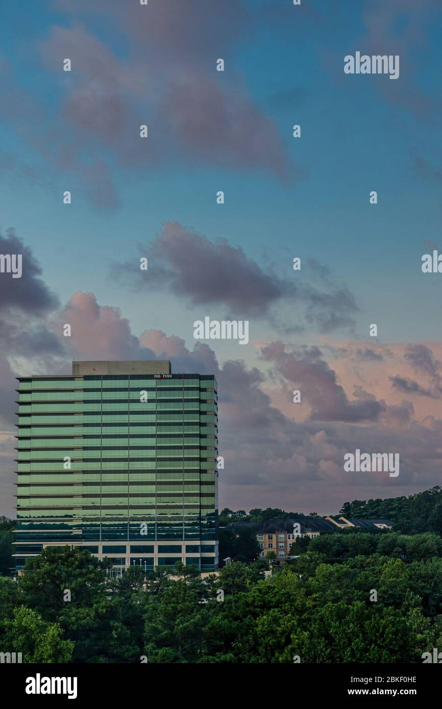 Green glass building hi-res stock photography and images - Alamy