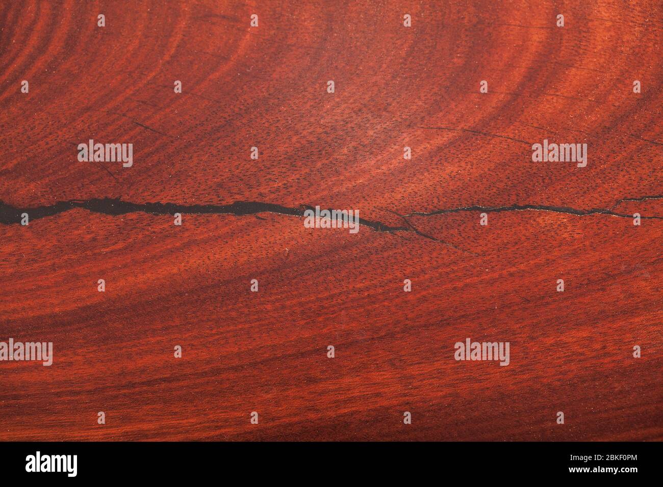 Red wood pattern of the surface texture Stock Photo - Alamy