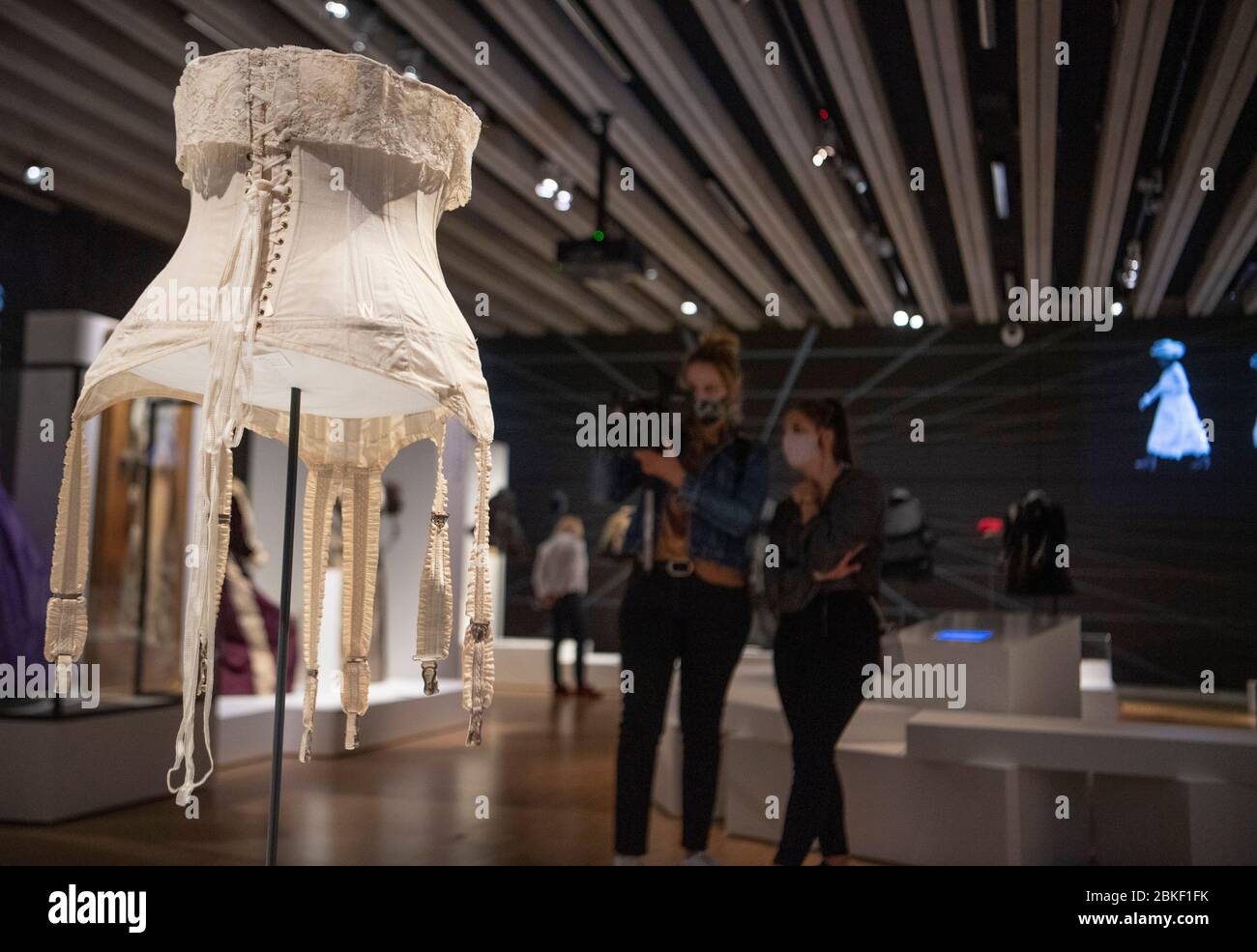 Frankfurt, Germany. 04th May, 2020. This TV team is wearing face masks ...