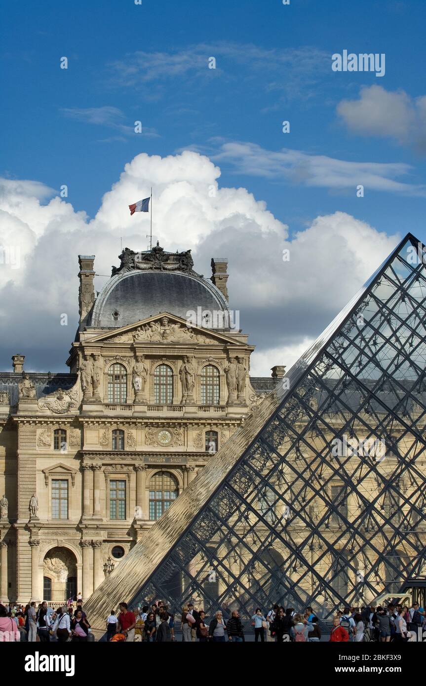 Sully wing of musee du louvre hi-res stock photography and images - Alamy