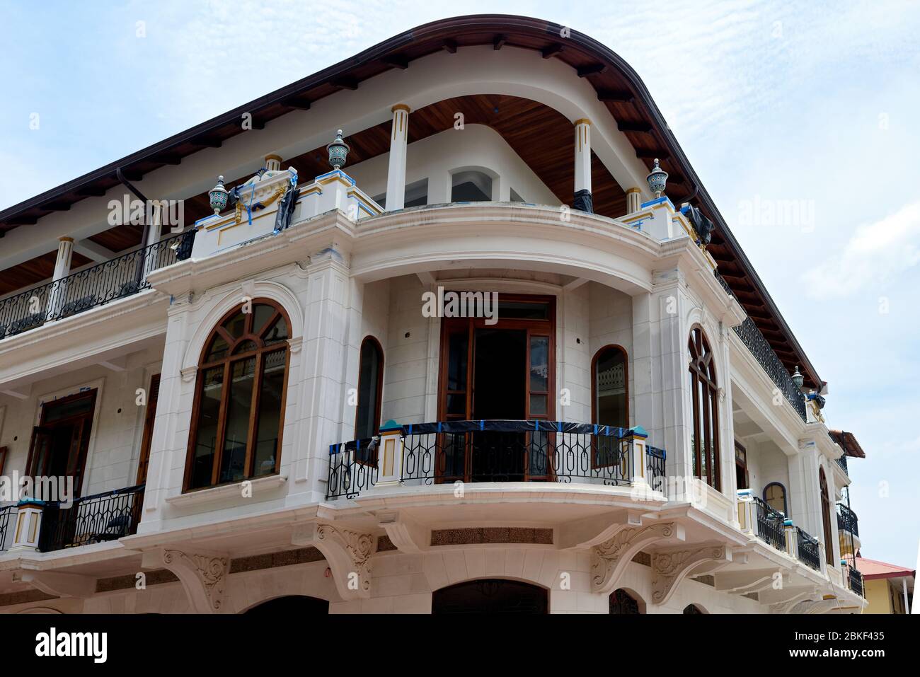 Construction and restoration of Spanish colonial architecture buildings ...