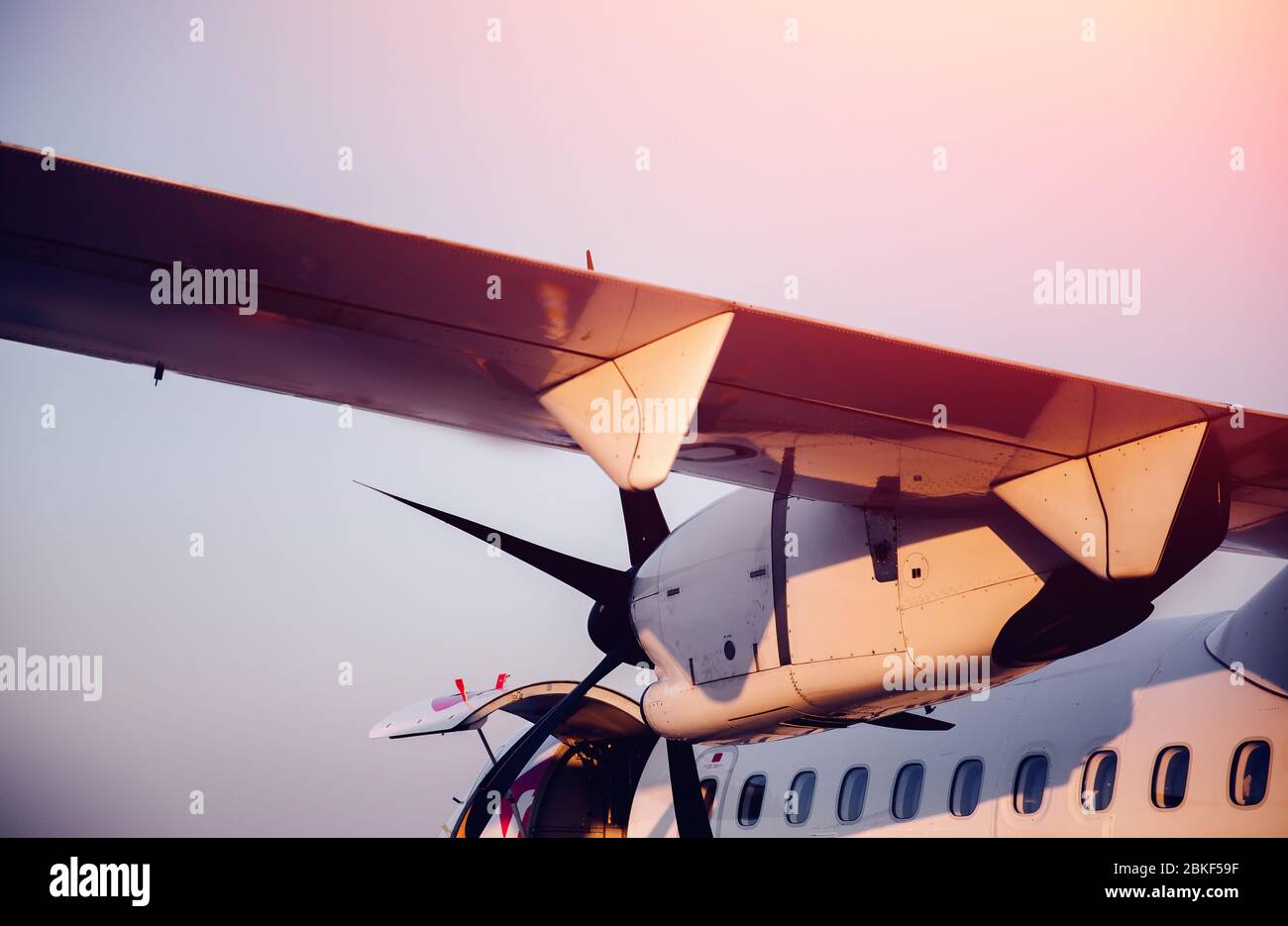 747 wing flaps hi-res stock photography and images - Alamy
