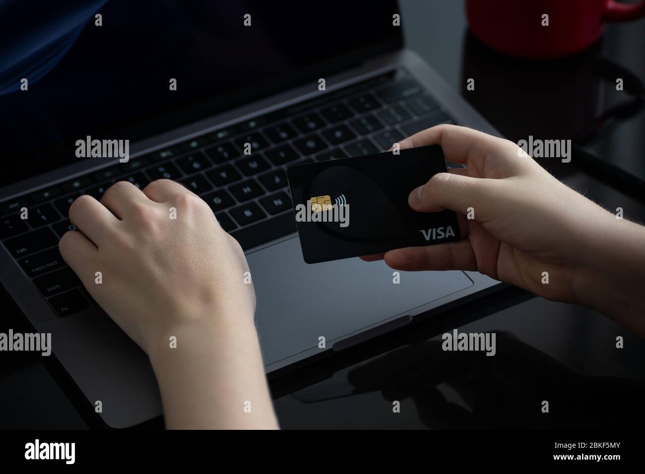 Hand Holding Wallet High Resolution Stock Photography and Images - Alamy