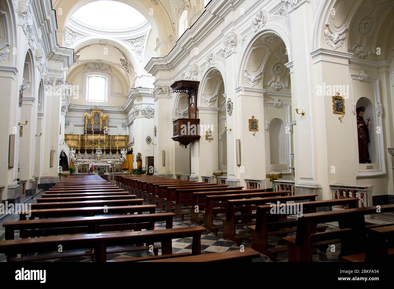 Closed churches hi-res stock photography and images - Alamy