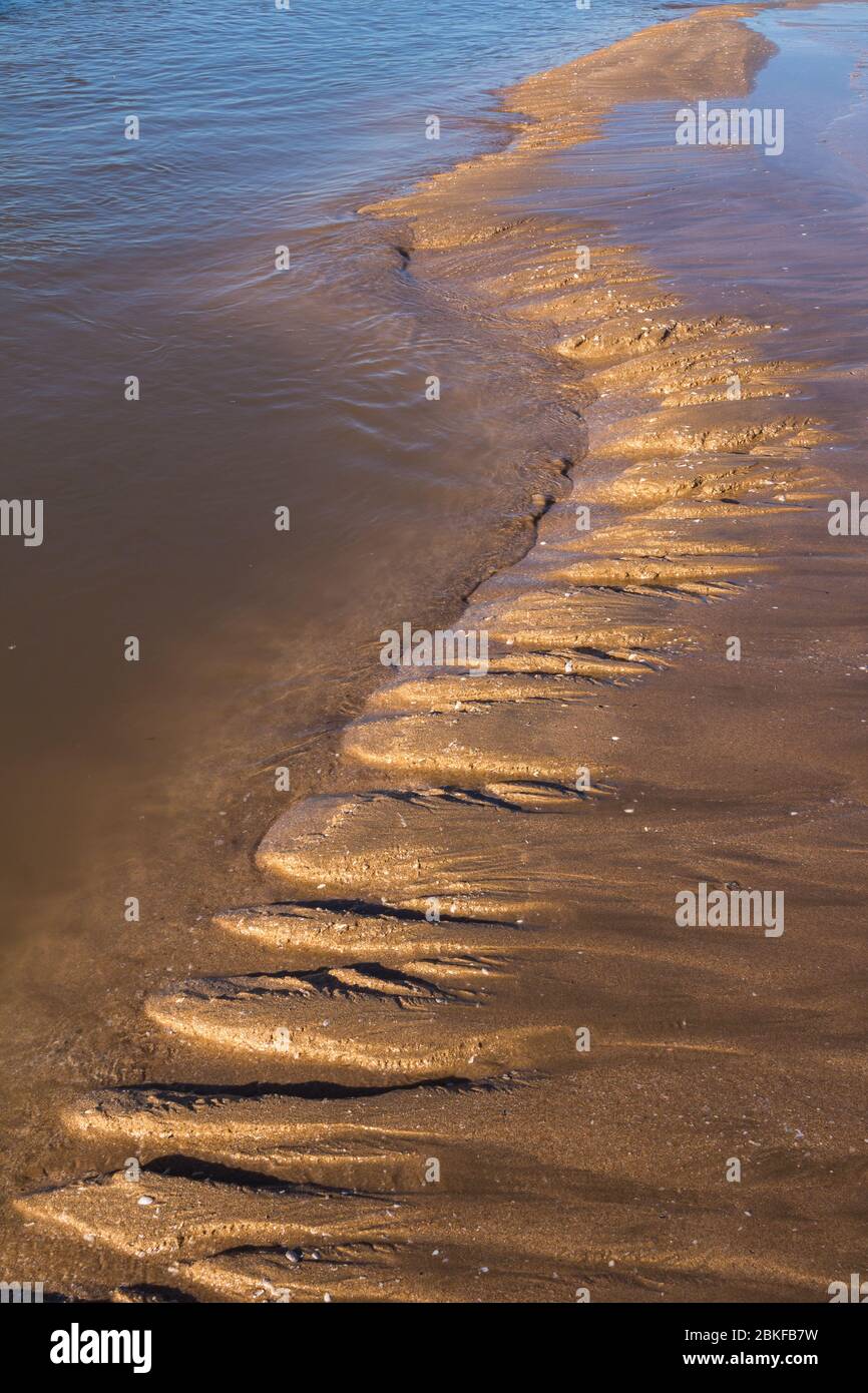 Beach sand wavy wet background pattern hi-res stock photography and ...