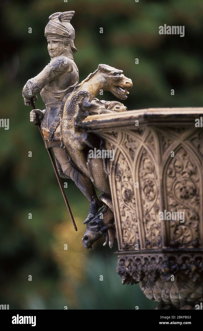 Classical stone garden ornaments Stock Photo - Alamy